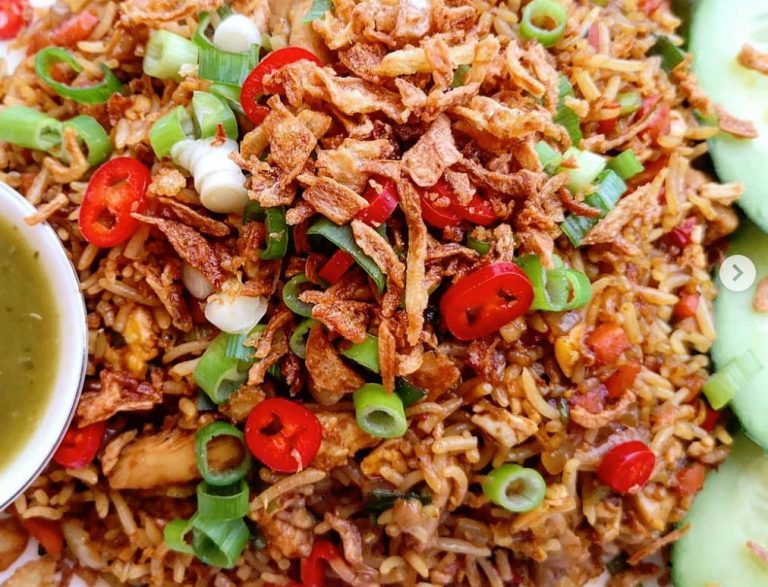 Spicy chicken fried rice by @fatgirlcooking - Raijmakers Heetmakers